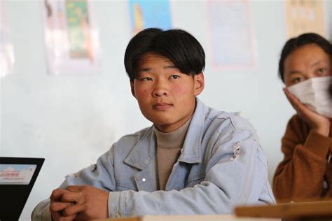 “НОГООН БАЙГАЛЬ” ЭКО КЛУБЫН СУРАГЧИД НОГООН ДУУ ХООЛОЙ НЭГДСЭН АРГА ХЭМЖЭЭНД НЭГДЛЭЭ