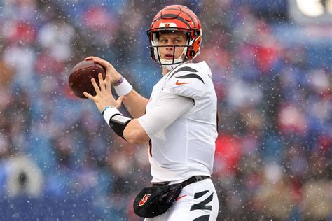 Pat Mcafee Thinks Joe Burrow Is A Sex Symbol Long Hair Chiseled
