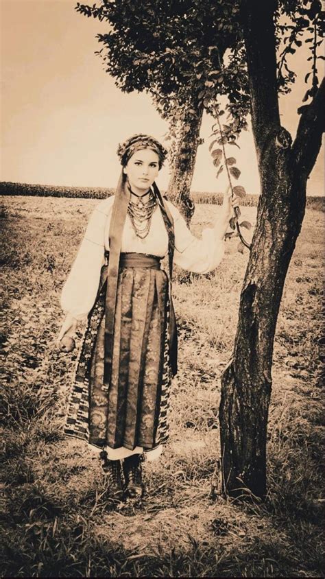 Український народний стрій Полтавщина Ukrainian Women Ukrainian Clothing Girl Standing