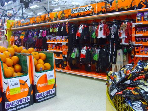 11 Trick Or Treating Tips For A Happy And Safe Halloween