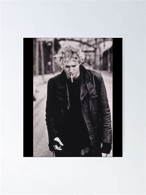 Layne Staley Alice In Chains Black And White T Essential Poster