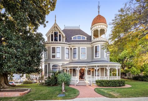 Stunning 1889 5bd 4ba Victorian In San Diego Ca Has A Sale Pending