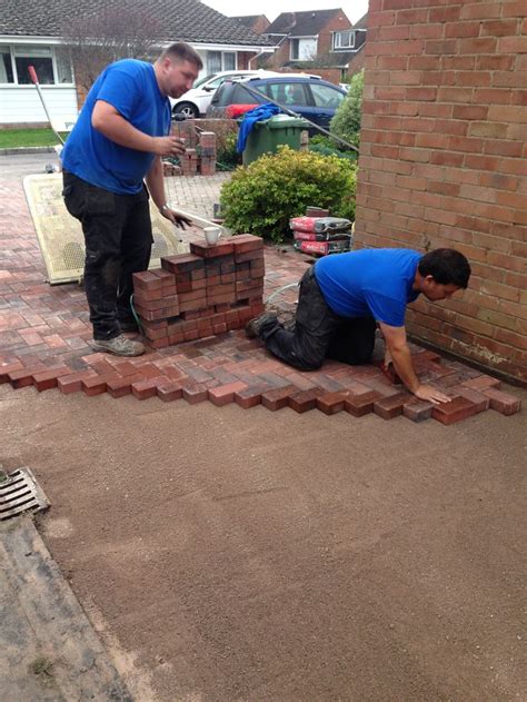 Laying A Block Paving Drive Block Paving Backyard Patio Designs Block Paving Driveway