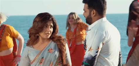 Photos पिपरा के पतवा गाने में स्मृति सिन्हा के साथ इश्क फरमाते नज़र