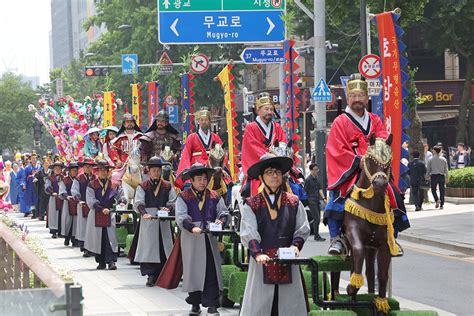 Colorful Parade In Seoul Marks Traditional Holiday Dano