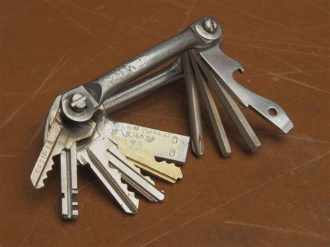 This Space Saver Puts The Squeeze On Your Keys Hackaday
