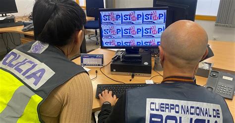 Graba A La Hija De Su Pareja Menor De Edad Desnuda Tras Ocultar Su M Vil En El Ba O De La