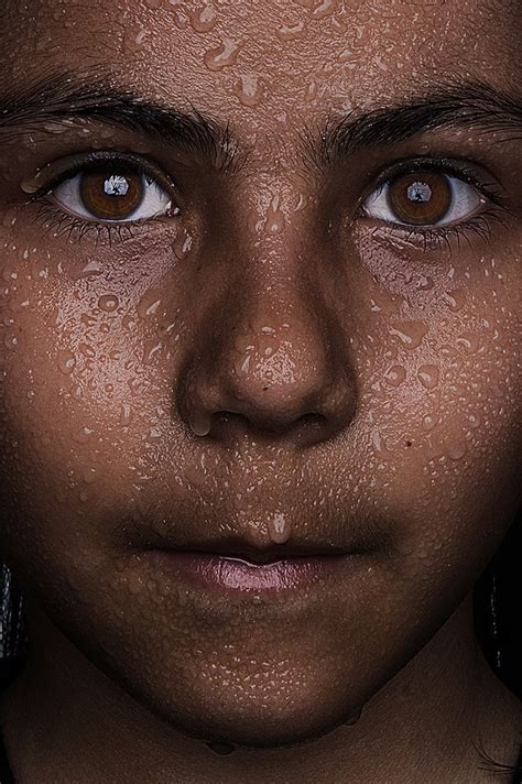 일웅 강 adlı kullanıcının Hyperrealism Drawing panosundaki Pin Fotoğrafçı Insan Fotoğraf