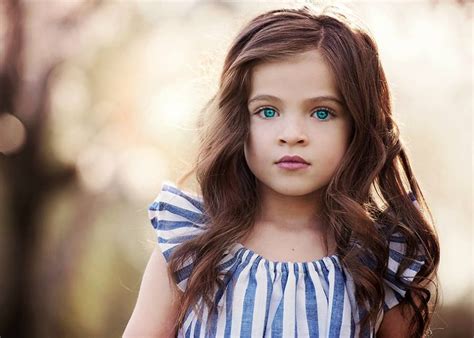 Brown Hair Blue Eyes Girl Brunette Blue Eyes Brunette Girl Dark