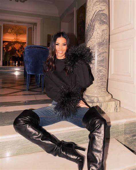 Épinglé Par Karla Galaviz Sur Outfit Otoño Bottes Femme Femme Tatouée Femme En Cuissardes