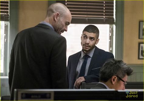Arrow Tackles Gun Violence On Tonights Episode Sneak Peek Photo