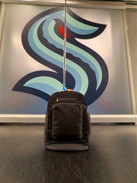 Daily Driving The Ltt Backpack For Work 😎 R Linustechtips