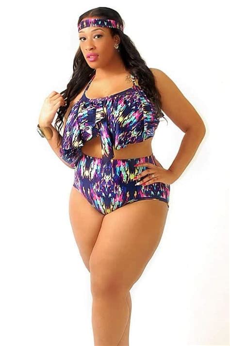 20 Gorgeous Beachwear Outfits For Plus Size Ladies This Year
