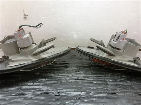 T B4 69 80サイズ トヨタ Jzx100 後期 マーク2 純正 コーナーランプ 左右 ウインカー ジャンク扱い 傷・汚れ有 中古 の