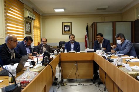 بررسی و کنترل تورم استان با حضور استاندار اصفهان ایمنا