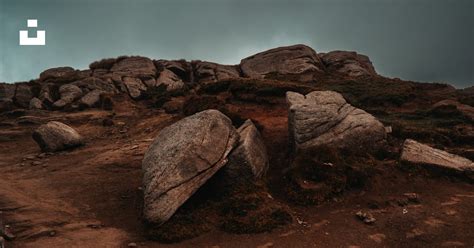 바위가 많은 사막 풍경 사진 Unsplash의 무료 부체기 이미지