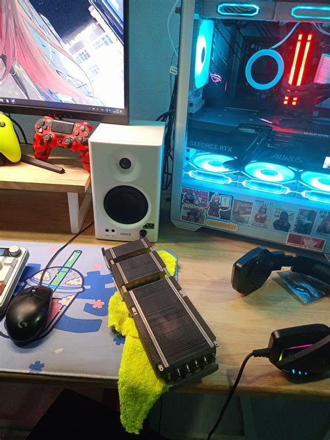 Extreme It กลุ่มสำหรับคนรักการแต่งคอมพิวเตอร์ คราบขาวบนการ์ดจอใช้อะไรทำความสะอาดได้บ้างครับ