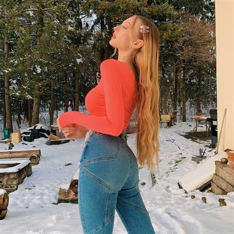 Sophia Diamond Scrolller