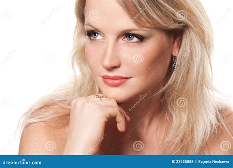 Visage D Une Belle Jeune Fille Blonde Photo Stock Image Du Clair