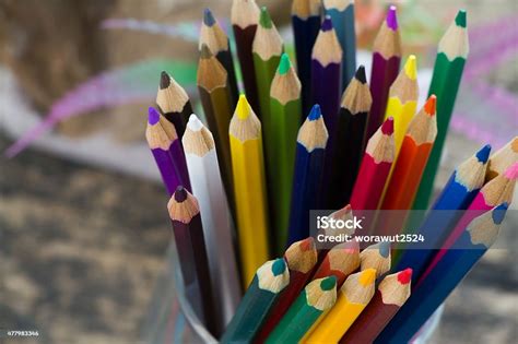 다양한 채색기법 연필 0명에 대한 스톡 사진 및 기타 이미지 0명 2015년 교육 Istock