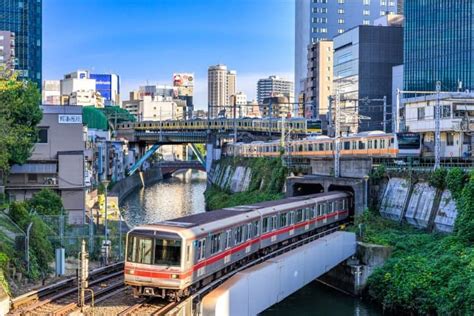 Tokyos Railway Network Explained Trains Subway And Discount Passes