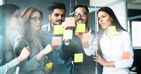 사무실에서 비즈니스 프로젝트에 종사하는 창조적 인 비즈니스 사람들 개념에 대한 스톡 사진 및 기타 이미지 개념 계획 기업가 Istock