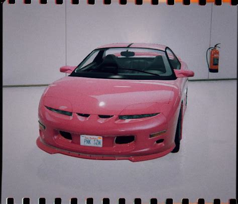 Charlie Flexing R Penguinz0