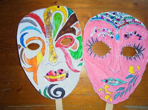 ΤΟ ΠΕΡΙΒΟΛΑΚΙ ΑΠΟΚΡΙΑΤΙΚΕΣ ΧΕΙΡΟΤΕΧΝΙΕΣ