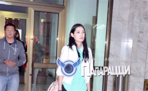 Дуучин Агиймаагийн нөхөр анх удаа