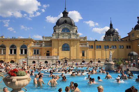 What Those Budapest Bathhouses Are Really Like Huffpost Canada
