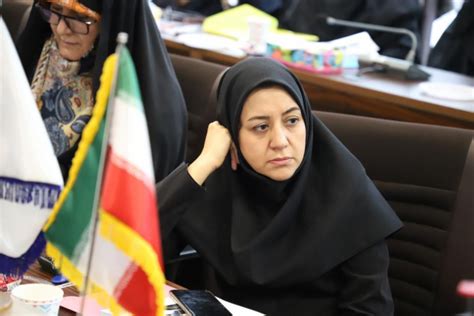 نشست دانش‌افزایی اساتید با موضوع هنر زنانه زیستن ویژه بانوان عضو