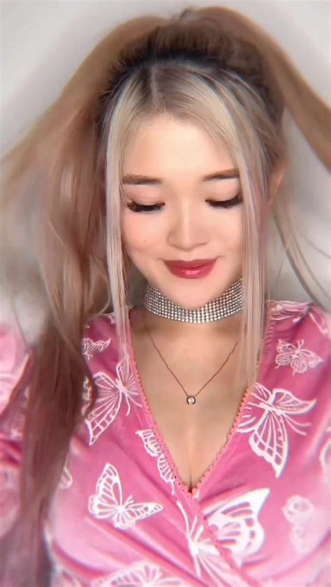 Kika Kim Kikakiim Tiktok Watch Kika Kim S Newest Tiktok Videos Pink Wallpaper Iphone