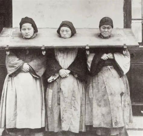 民国时，一男子入女牢探监，发现牢内暗设机关，牢头狱内逼良为娼国安女警拿下潜伏10年的间谍人员监管女性