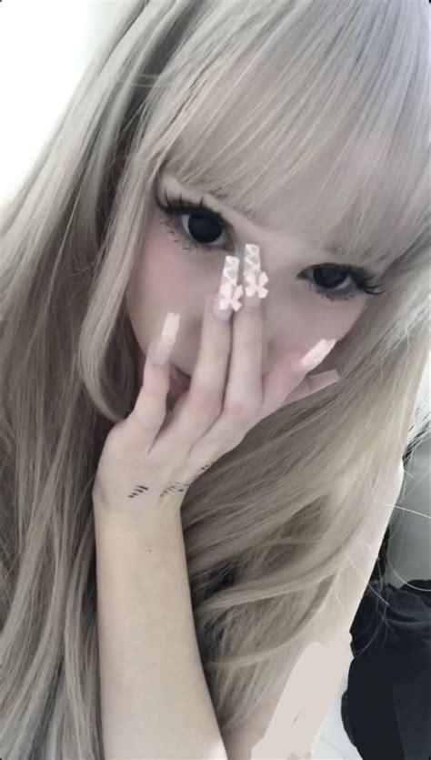 Pin By Наталья On Быстрое сохранение Doll Makeup Cute Hairstyles Kawaii Makeup
