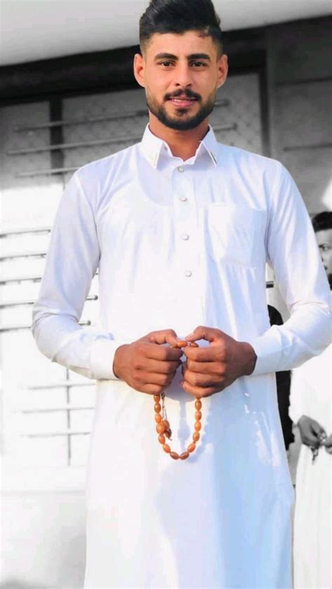 صور شباب لابس دشداشه Nel 2025