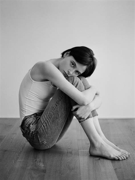 Foto De Model With Short Hair