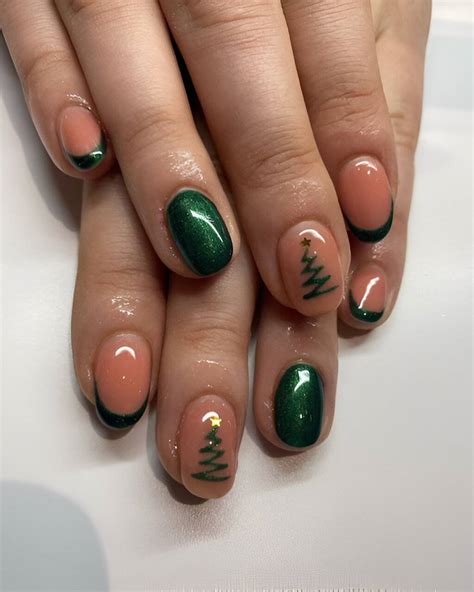 30 Simple And Cute Christmas Tree Nail Designs To Rock Your Festive Look
