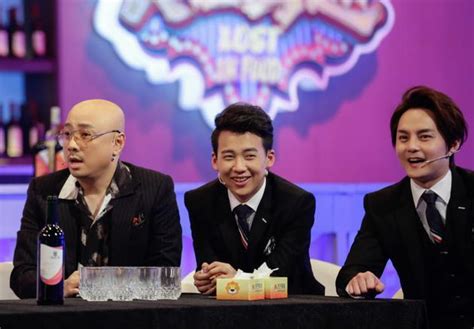 尹正宋小寶笑趴了！《食囧》徐崢酒後爆料：曾為入戲瘋狂飲酒 每日頭條