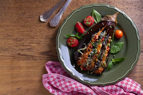구운된 가지 고기 스튜 토마토 파프리카와 치즈 박제 가지의 팬 가지 채소에 대한 스톡 사진 및 기타 이미지 가지 채소 건강한 식생활 고기 Istock