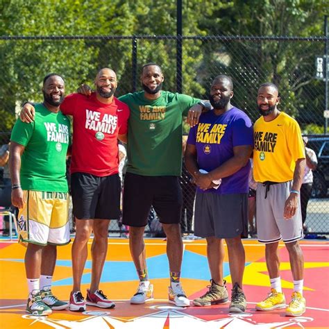 르브론 제임스 16일 Sns에서 근황 공개하며 팬들과 소통해…