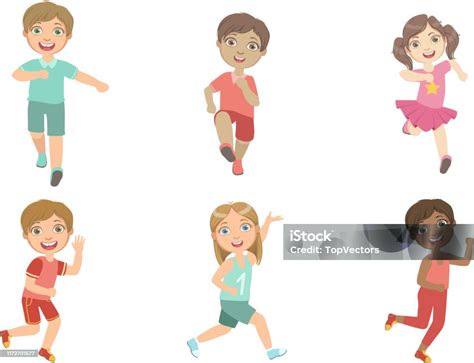 행복한 아이 실행 세트 사랑스러운 소년과 소녀 스포츠를하고 달리기 대회에 참여 마라톤 벡터 일러스트 개체 그룹에 대한 스톡 벡터 아트 및 기타 이미지 Istock