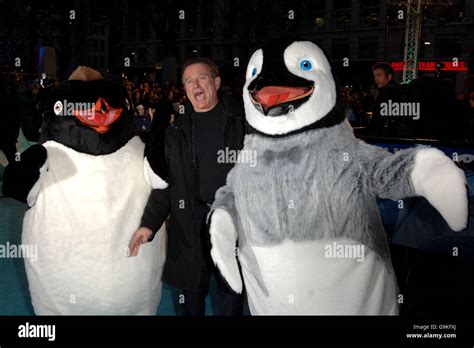 Happy Feet Uk Premiere London Robin Williams Arriving For The Uk Premiere Of Happy Feet At