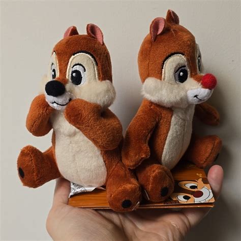 Disney Toys New Disney World Chip And Dale Shoulder Pal Plushy