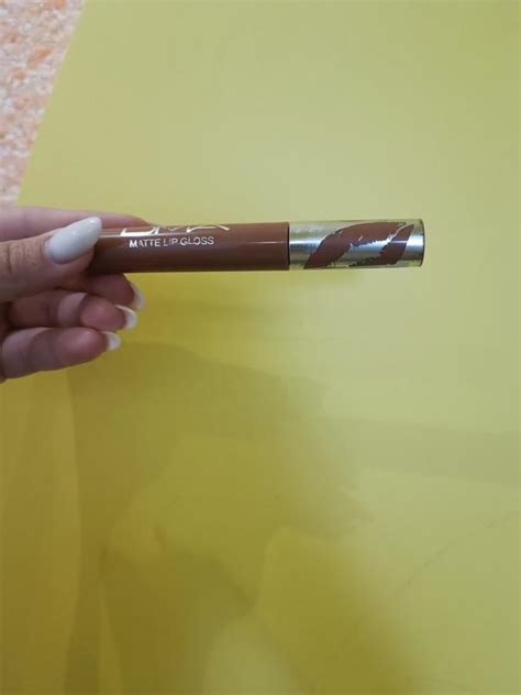 Помада — цена 70 грн в каталоге Помада для губ Купить товары для красоты и здоровья по доступной