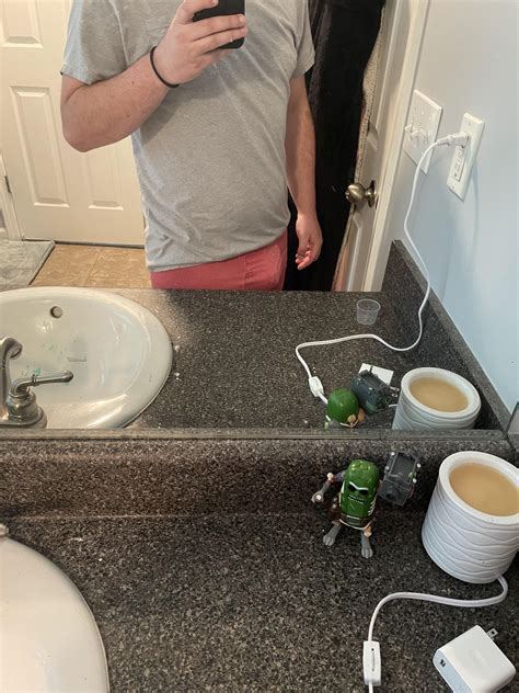 Peep Pickle Rick 👀 Scrolller