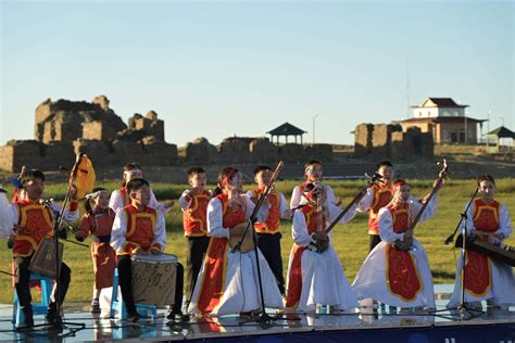Говийн ноён хутагт Данзанравжаагийн бүтээлүүд “Сүм хөх бүрд” д эгшиглэлээ