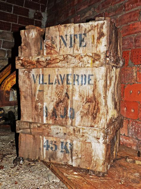 무료 이미지 목재 늙은 상자 벽돌 미술 조각 포장 고대 역사 2730x3668 1292835 무료 이미지 Pxhere