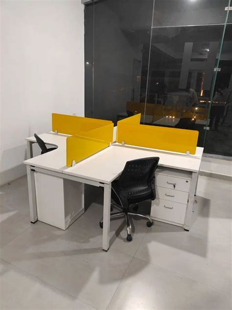 Particle Board 4 Seater Modular Office Workstation At ₹ 800 Sq Ft In New Delhi