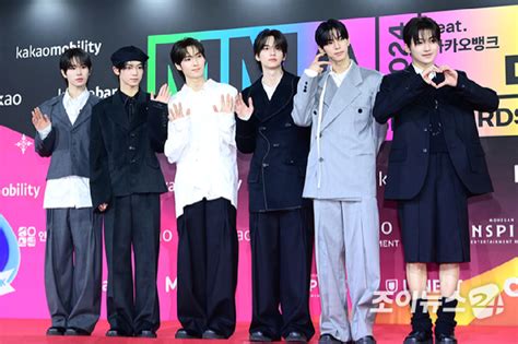 투어스 아이하트라디오 뮤직 어워드 K팝 최고의 신인 노미네이트