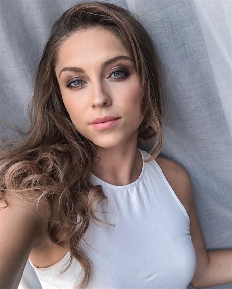 Mia A Beautiful Parisian Escort Model